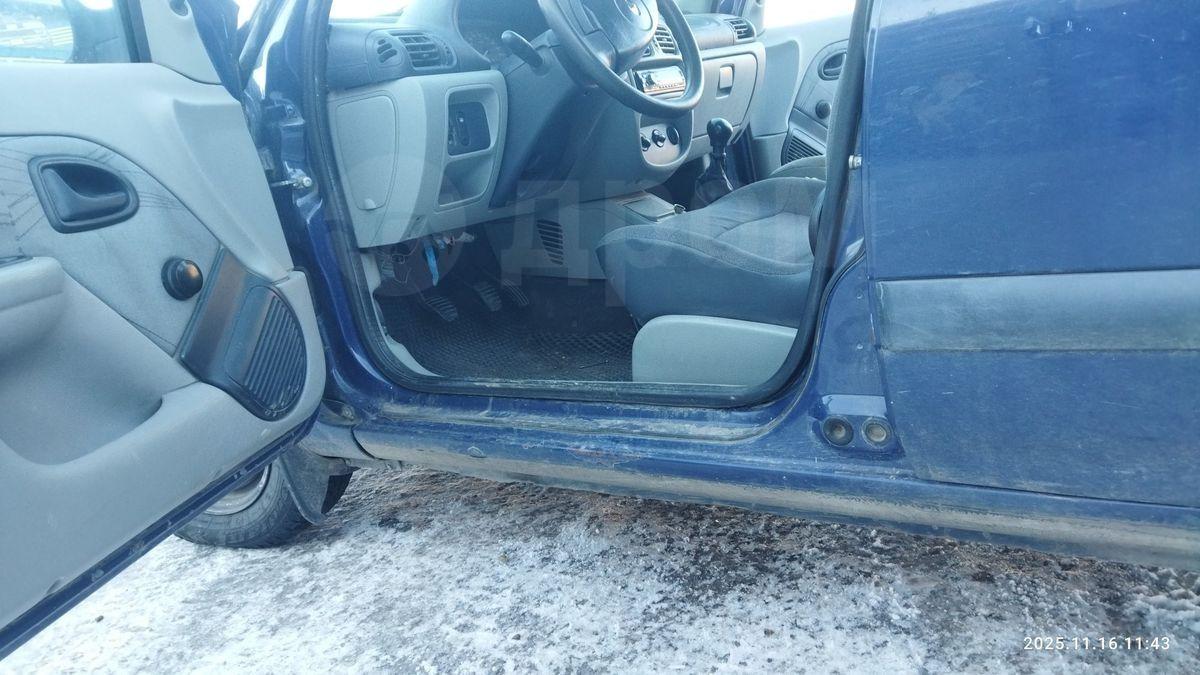 Renault Symbol 2002 в Шипуново, в начале ноября был заменён левый ...